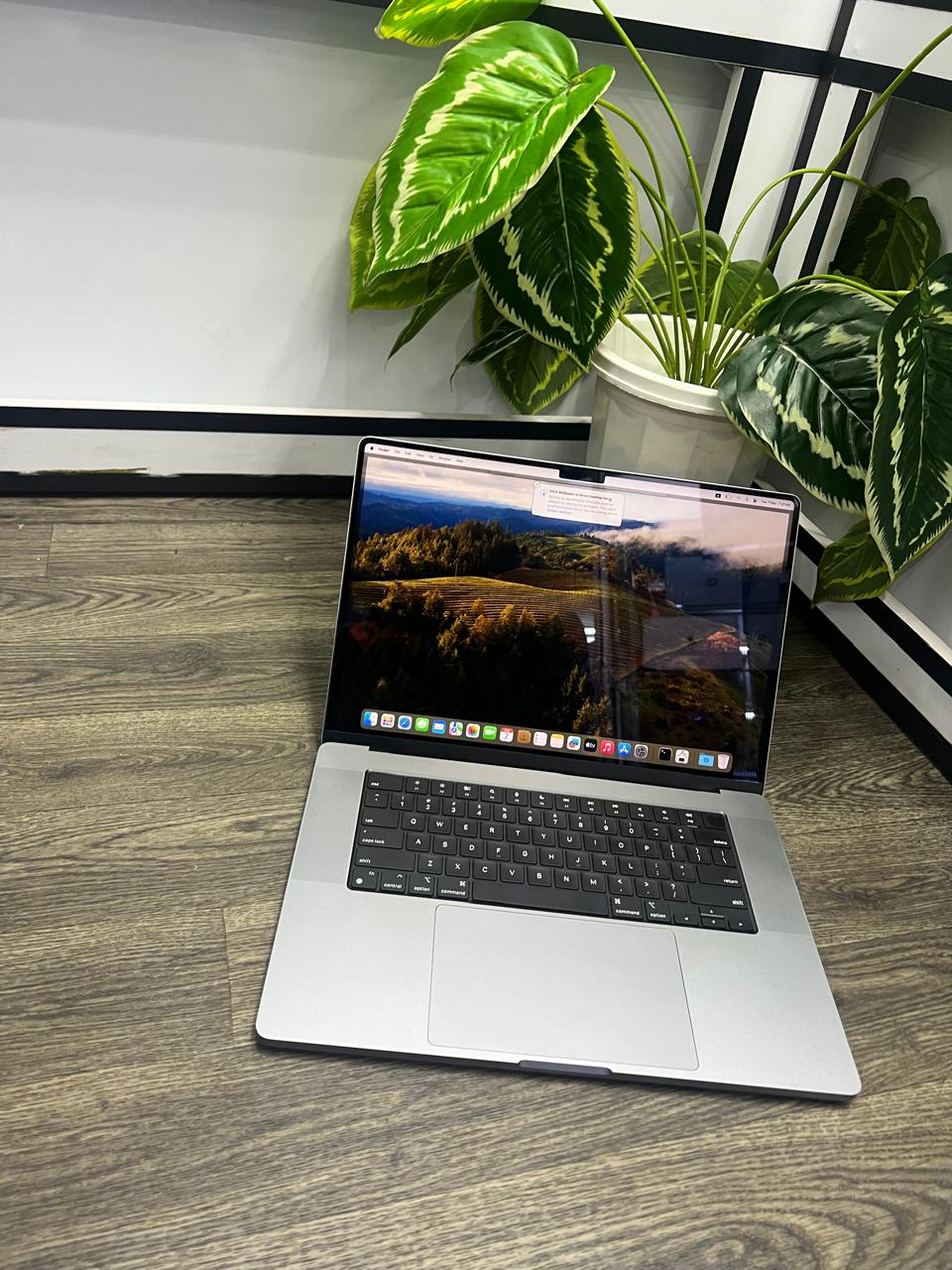 Apple 2021 MacBook Pro with Apple M1 Max Chip, 16-inch, 32GB RAM, 1TB ...