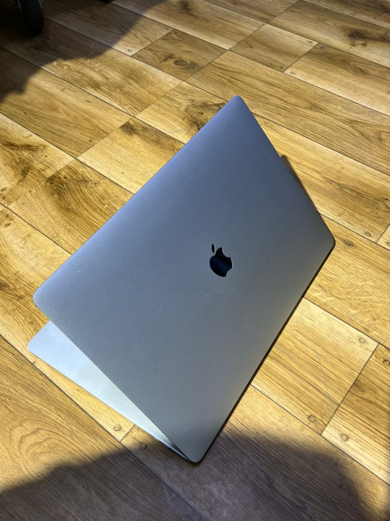 Apple 2019 MacBook Pro with 2.3GHz Intel Core i9, 16-inch, 64GB RAM ...